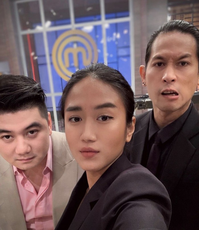 Potret Chef Arnold dan Chef Renatta Sebelum Drama Rebutan Kulit Ayam