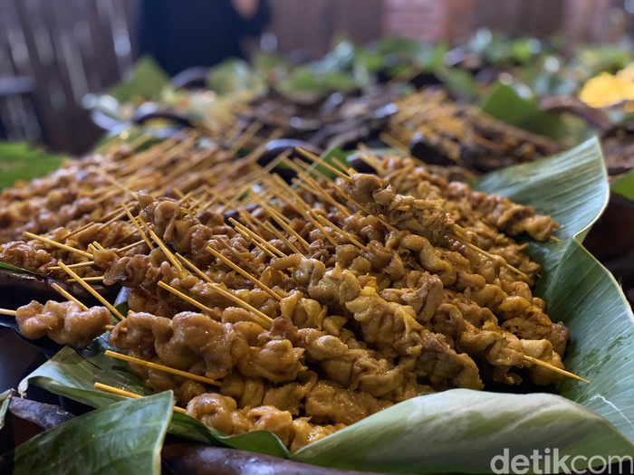 Resto Sunda 'Hidden Gem' di BSD dengan Pemandangan Danau