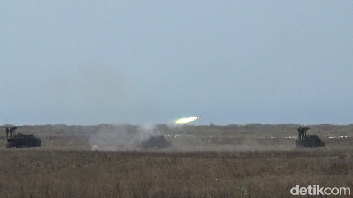 Lesat Rudal Arhanud TNI AD Berekor Api