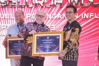 Bupati Bandung Raih Penghargaan BUMD Awards 2023 dari Kemendagri
