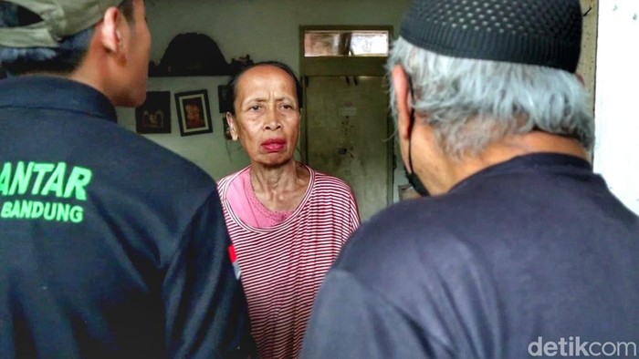 Bu Guritno Huni Rumah Mewah Terbengkalai Dievakuasi Dinsos Bu Guritno Huni Rumah Mewah Terbengkalai Dievakuasi Dinsos