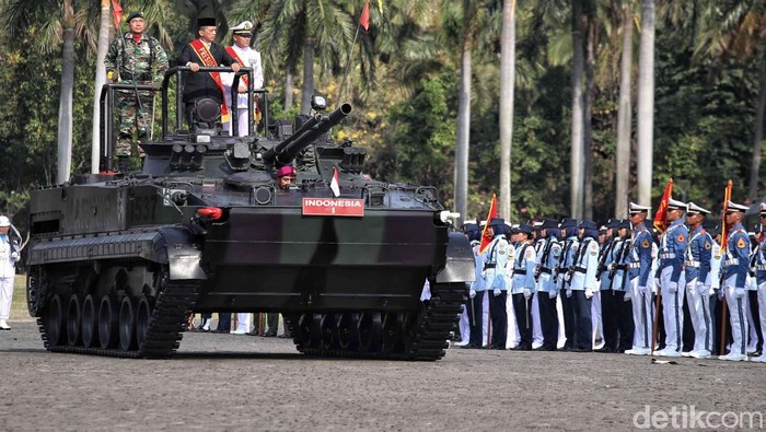 Melihat Gladi Bersih Upacara HUT TNI di Monas