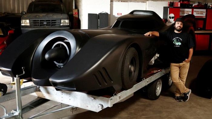 Museum di Paris Tawarkan Berkendara dengan Mobil Ikonik Film Terkenal