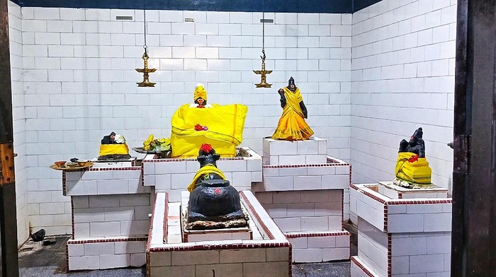 Melihat Keindahan Kuil Shri Mariamman di Medan