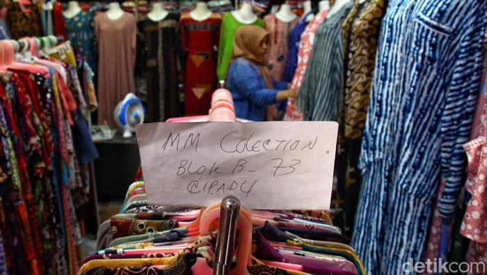 Penampakan Sepinya Pasar Cipadu, Pedagang Gigit Jari