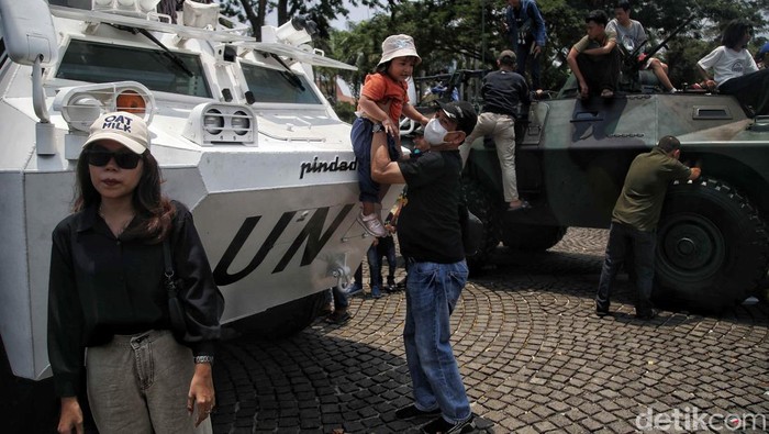 Antusias Warga di Perayaan HUT ke-78 TNI