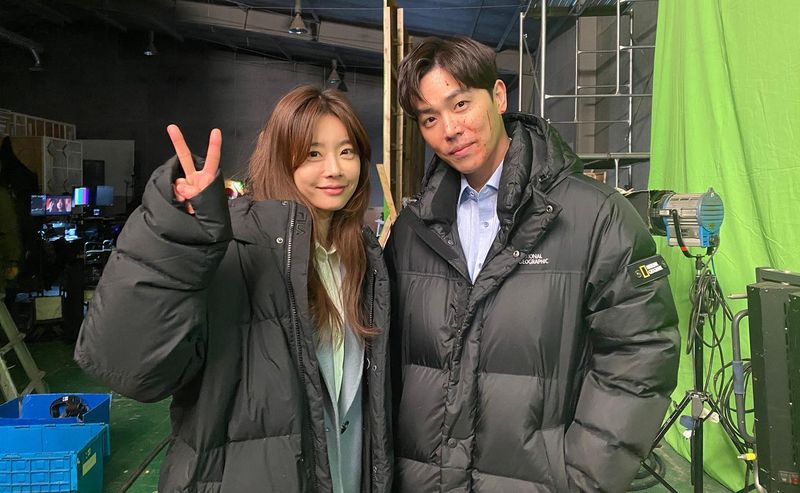 Sojin & Lee Jong Ha Cinlok Main Film, Umumkan Nikah dengan Foto Bucin