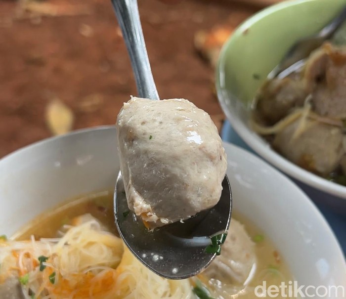 Gurih Nikmat Bakso Pak Mbedud yang Terkenal di Taman Gandaria