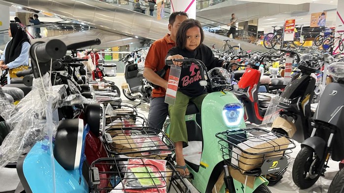 Potret Gelaran Transmart Full Day Sale di Bekasi