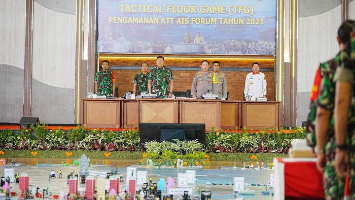 Momen Sinergi Panglima TNI-Kapolri Pimpin TFG Gabungan Pengamanan KTT AIS