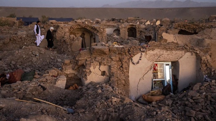 Taliban Revisi Korban Tewas Gempa di Afghanistan Jadi 1.000 Orang Taliban Revisi Korban Tewas Gempa di Afghanistan Jadi 1.000 Orang