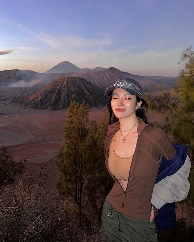 Gaya Rombongan Selebgram Douyin China Liburan ke Bromo yang Viral di TikTok