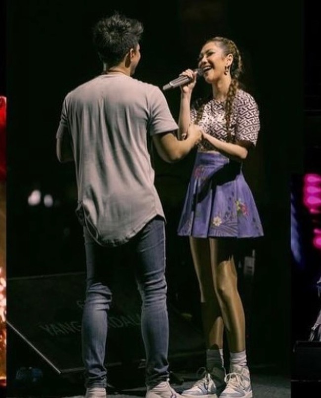 7 Potret Kebersamaan BCL & Ariel NOAH, Terbaru Bikin Heboh Cium Pipi 7 Potret Kebersamaan BCL & Ariel NOAH, Terbaru Bikin Heboh Cium Pipi