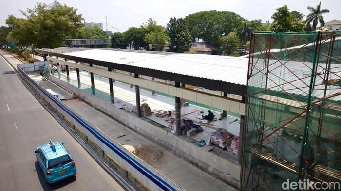 Progres Terkini Revitalisasi Halte Transjakarta Cawang UKI