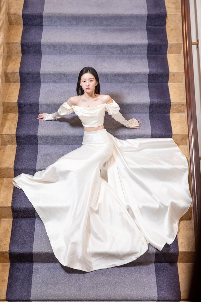 7 Foto Aktris Cina Bao Shang En yang Cantiknya Unreal, Viral Bikin Terpana