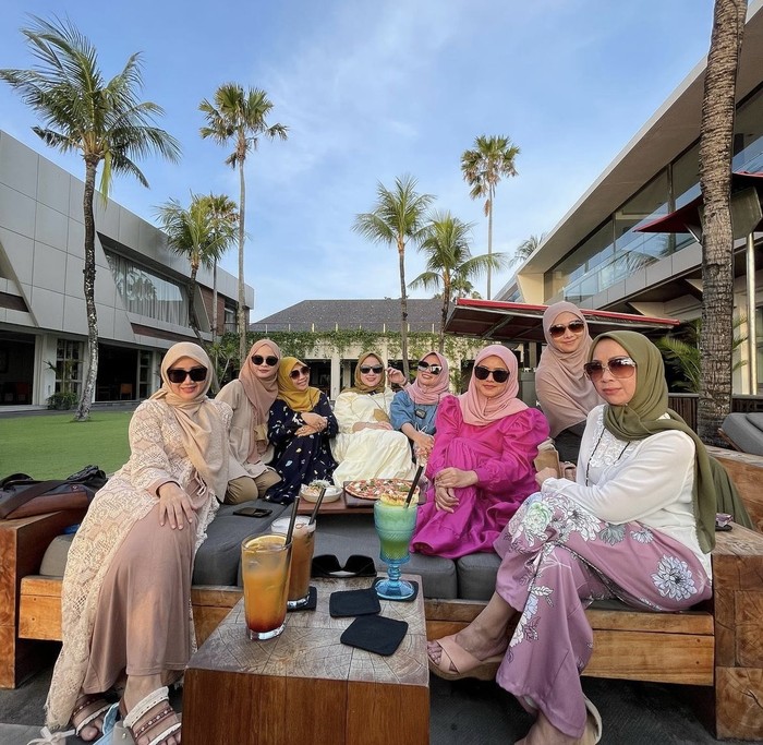 Kulineran Anggie, Istri Pelawak Bedu Saat di Resto hingga Beach Club