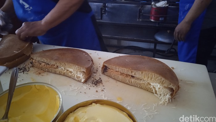 Manis Empuk Martabak Legendaris di Kelapa Gading yang Eksis Sejak 1980an