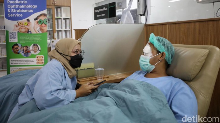 Melihat Operasi Mata Juling Gratis di RS Mata JEC Menteng