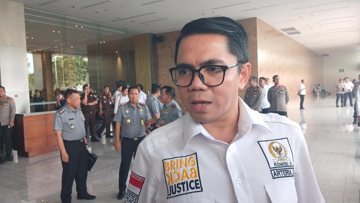 Arteria Dahlan Berpotensi Tak Lolos DPR dari Dapil Jatim VI Arteria Dahlan Berpotensi Tak Lolos DPR dari Dapil Jatim VI