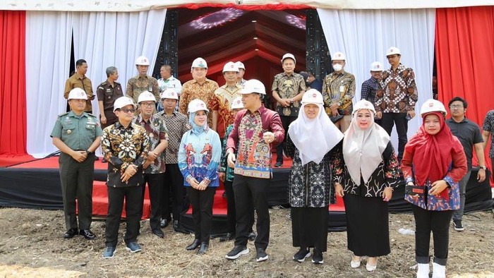Wakil Ketua DPRD Surabaya Puji Pemkot Bangun RSUD Surabaya Timur Wakil Ketua DPRD Surabaya Puji Pemkot Bangun RSUD Surabaya Timur