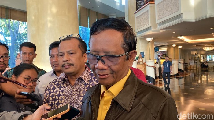 Mahfud Md Putusan Mk Soal Batas Usia Capres Cawapres Bersifat Final