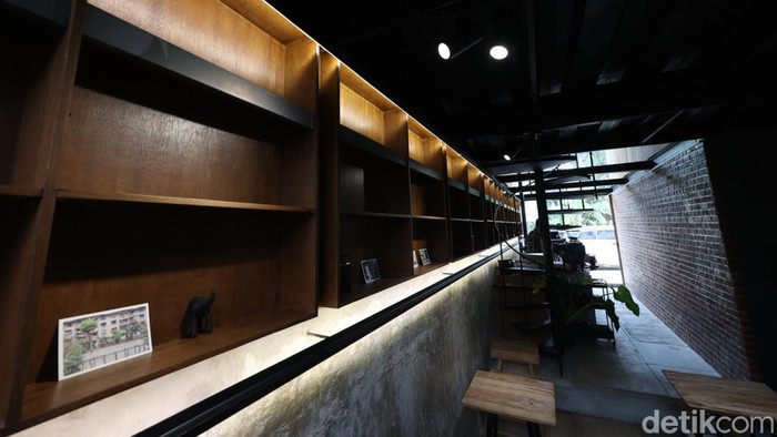 Mampir ke Kedai Kopi Unik Dekat Stasiun MRT Lebak Bulus
