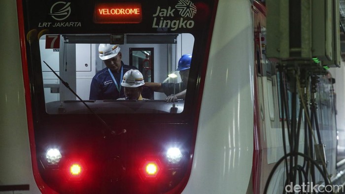 Mengintip Perawatan LRT Jakarta