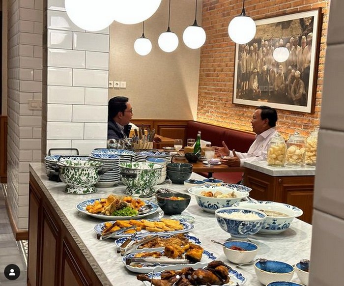 Momen Prabowo Subianto Saat Makan Bareng Presiden Jokowi hingga Ridwan ... Momen Prabowo Subianto Saat Makan Bareng Presiden Jokowi hingga Ridwan ...