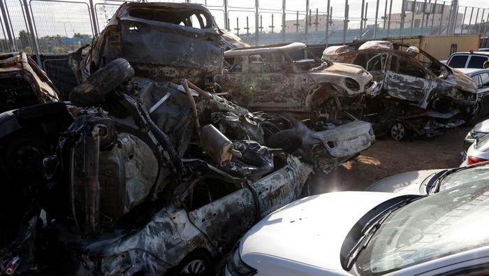 Penampakan Kuburan Mobil 'Korban Perang' di Sderot Israel