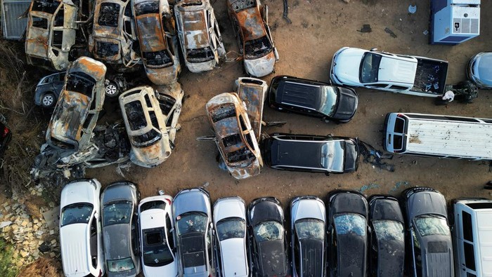Penampakan Kuburan Mobil 'Korban Perang' di Sderot Israel