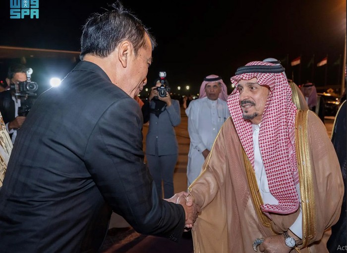 Potret Jokowi Tiba di Riyadh, Bakal Hadiri GCC-Bertemu Pangeran MBS Potret Jokowi Tiba di Riyadh, Bakal Hadiri GCC-Bertemu Pangeran MBS