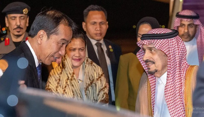 Potret Jokowi Tiba di Riyadh, Bakal Hadiri GCC-Bertemu Pangeran MBS Potret Jokowi Tiba di Riyadh, Bakal Hadiri GCC-Bertemu Pangeran MBS