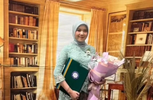 7 Foto Putri Mahfud MD, Dokter yang Sempat Dikira Mahasiswi Tak Mampu