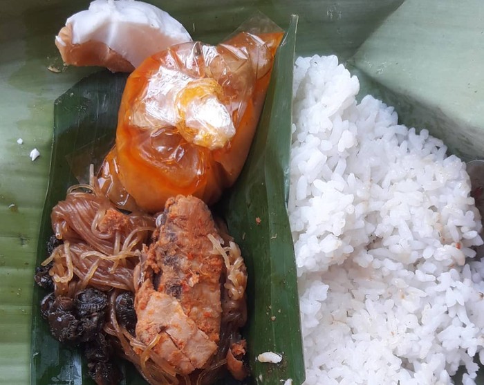 10 Hidangan Nasi Nusantara Nikmat dengan Lauk Komplet