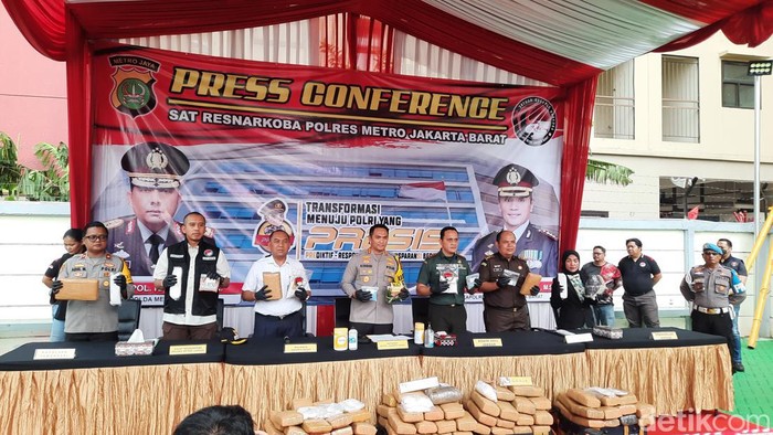 Polres Jakbar Musnahkan Sabu Ganja Dan Ekstasi Senilai Rp 12 M