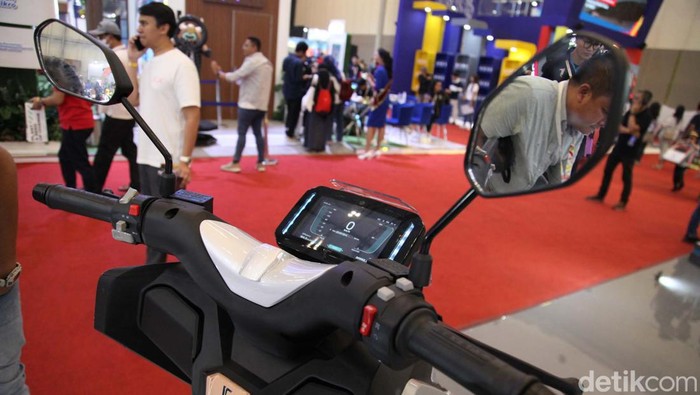 Savart Rilis Motor Listrik S-1, Mirip BMW CE 04?