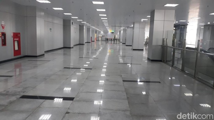 Melihat Langsung Kondisi Terkini LRT Jakarta