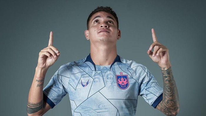 PSIS Luncurkan 'The Pryto', Jersey Ketiga Mahesa Jenar yang Semarang Banget PSIS Luncurkan 'The Pryto', Jersey Ketiga Mahesa Jenar yang Semarang Banget