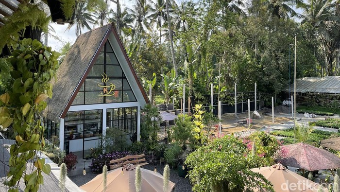 Tak Disangka, Ada Kafe Secantik Ini di Penglipuran