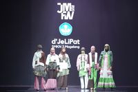 Terinspirasi Warna Getuk, Busana Siswa SMK di Magelang Tampil di JMFW