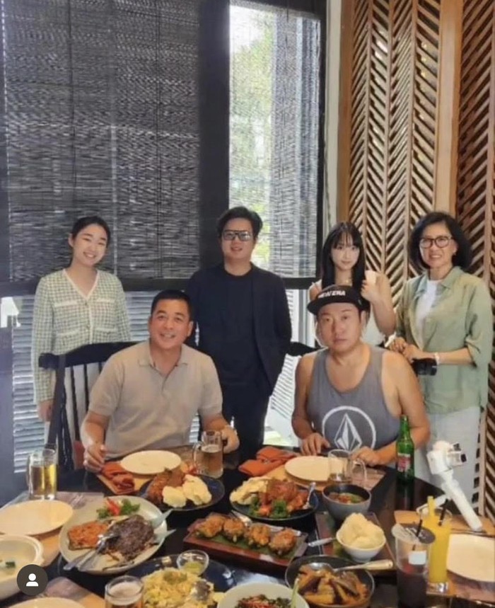 Dita Karang Ternyata Foodies, Bikin Kue hingga Asyik Kulineran