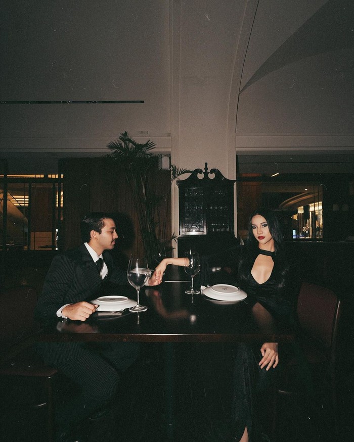 Anya Geraldine Seksi Jadi Addams Family, Foto Bareng Pacar