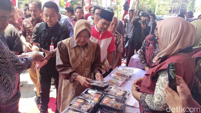 Entaskan Kemiskinan di Sidoarjo, Mensos Risma Luncurkan PENA Entaskan Kemiskinan di Sidoarjo, Mensos Risma Luncurkan PENA
