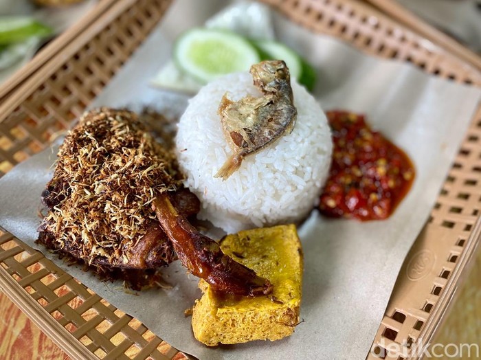 Huaah! Pedasnya Nasi Tempong Hidden Gem di Kelapa Gading