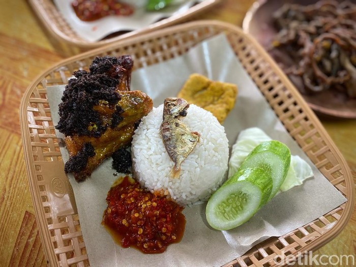 Huaah! Pedasnya Nasi Tempong Hidden Gem di Kelapa Gading