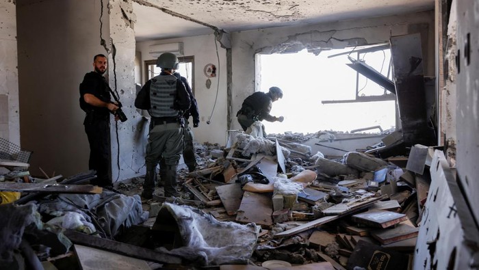 Roket Hamas Hancurkan Gedung di Netivot Israel