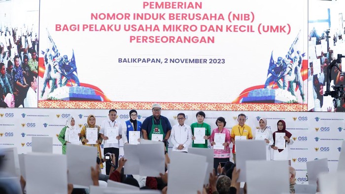 100 Pemilik Toko Kelontong Sampoerna Retail Community Dapat NIB dari BKPM