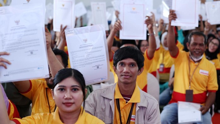 100 Pemilik Toko Kelontong Sampoerna Retail Community Dapat NIB dari BKPM