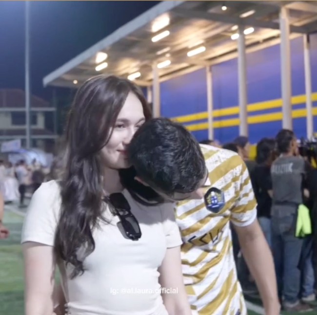 7 Foto Al Ghazali & Laura Moane Pamer Kemesraan, Cium dan Peluk di Depan Umum