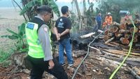 Gudang Kayu Ludes Terbakar gegara Bakar Daun Pisang Kering